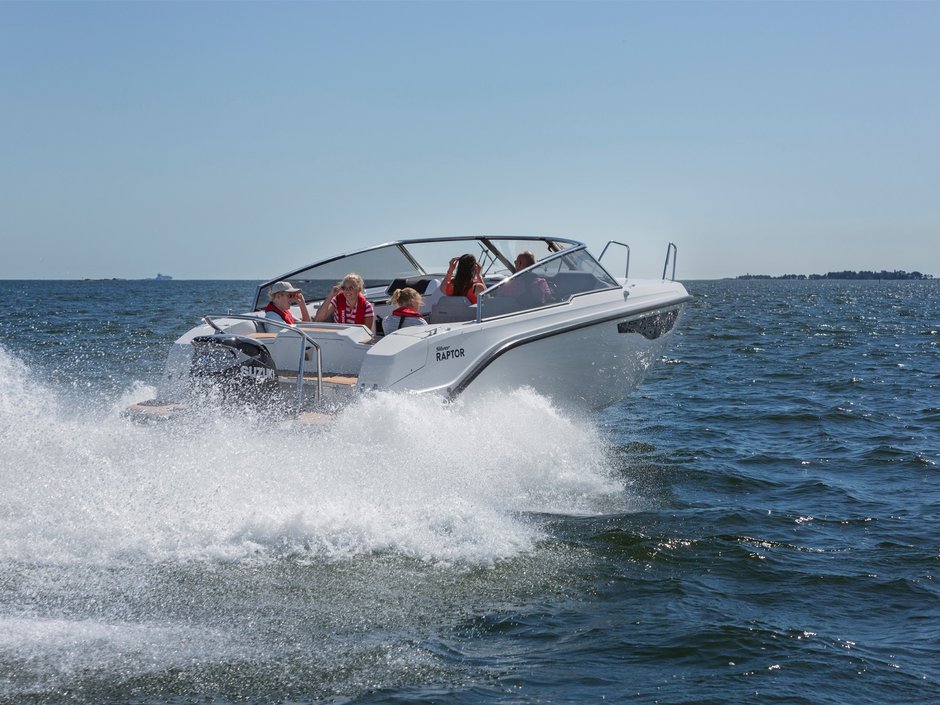 Silver Raptor DC - Glasfiberbåtar - Båtmodeller - Silver