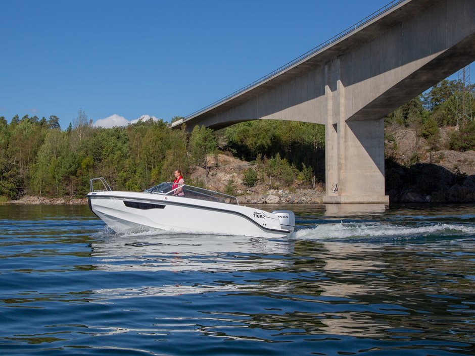 Silver Tiger DC - Fiberglass boats - Model range - Silver