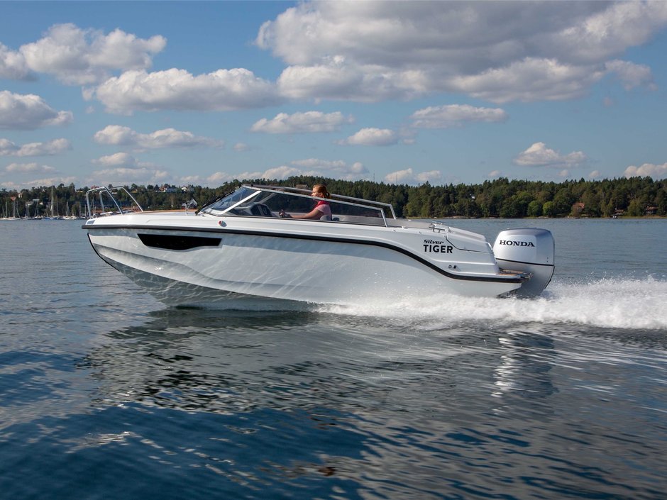 Silver Tiger DC - Fiberglass boats - Model range - Silver