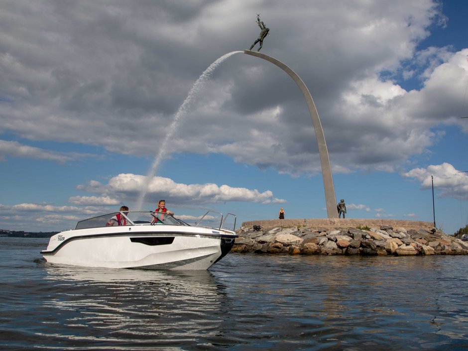 Silver Tiger DC - Fiberglass boats - Model range - Silver