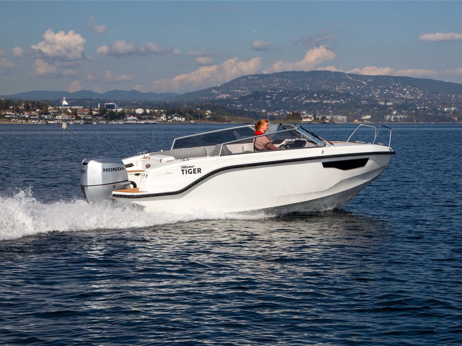 Silver Tiger DC - Fiberglass boats - Model range - Silver