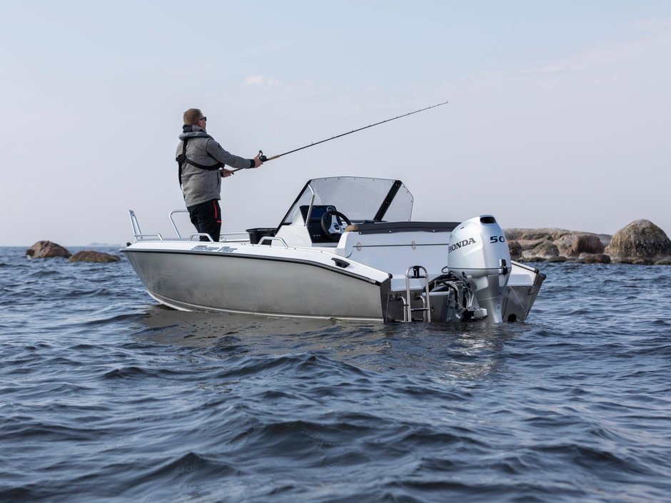 Silver Fox Avant - Sivupulpettivene suurella keulatilalla