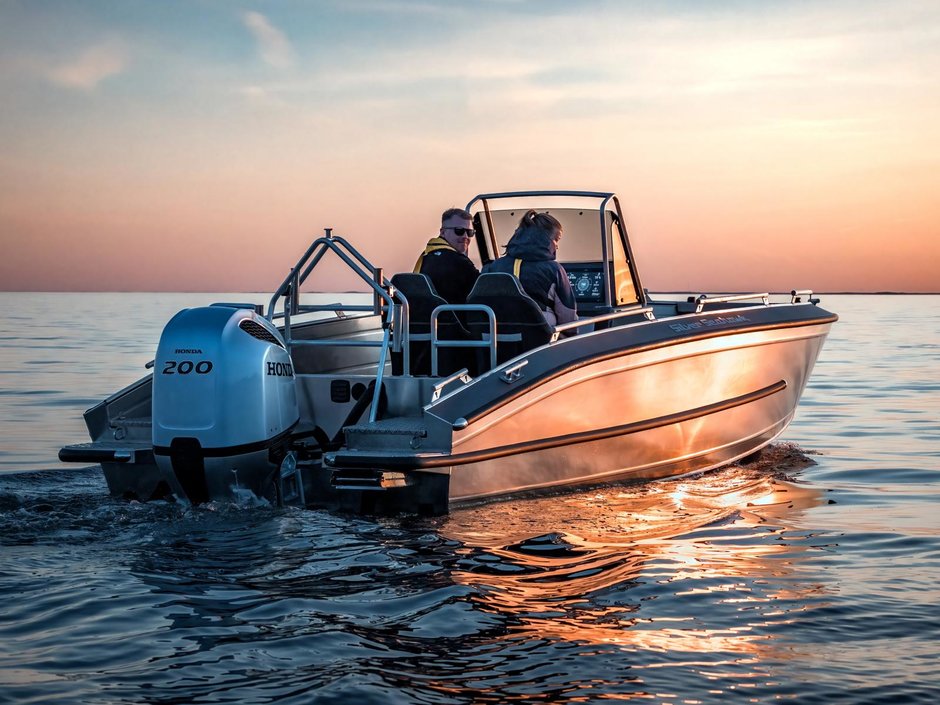 Silver Seahawk CCX – Rouhea täysalumiiniivene keskipulpetilla