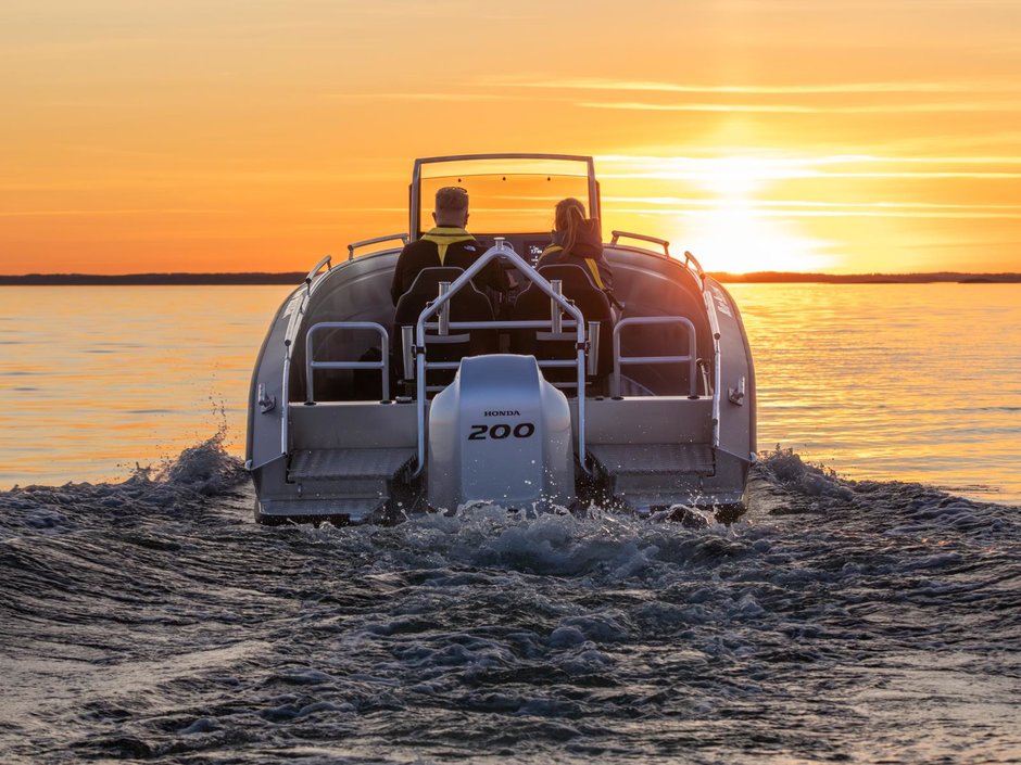 Silver Seahawk CCX – Rouhea täysalumiiniivene keskipulpetilla