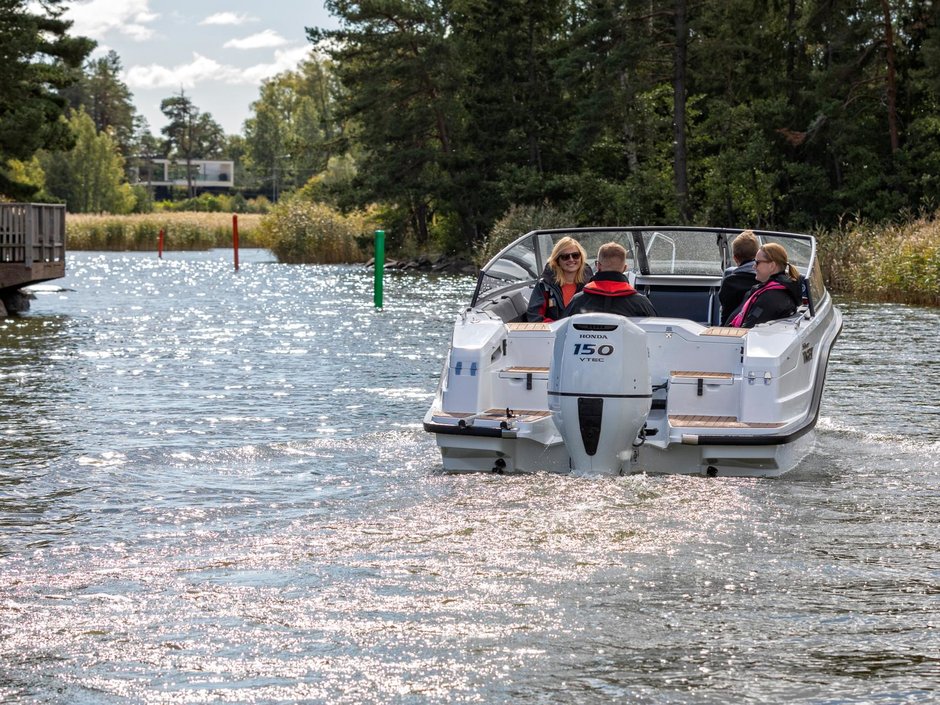 Silver Tiger DC - Glasfiberbåtar - Båtmodeller - Silver