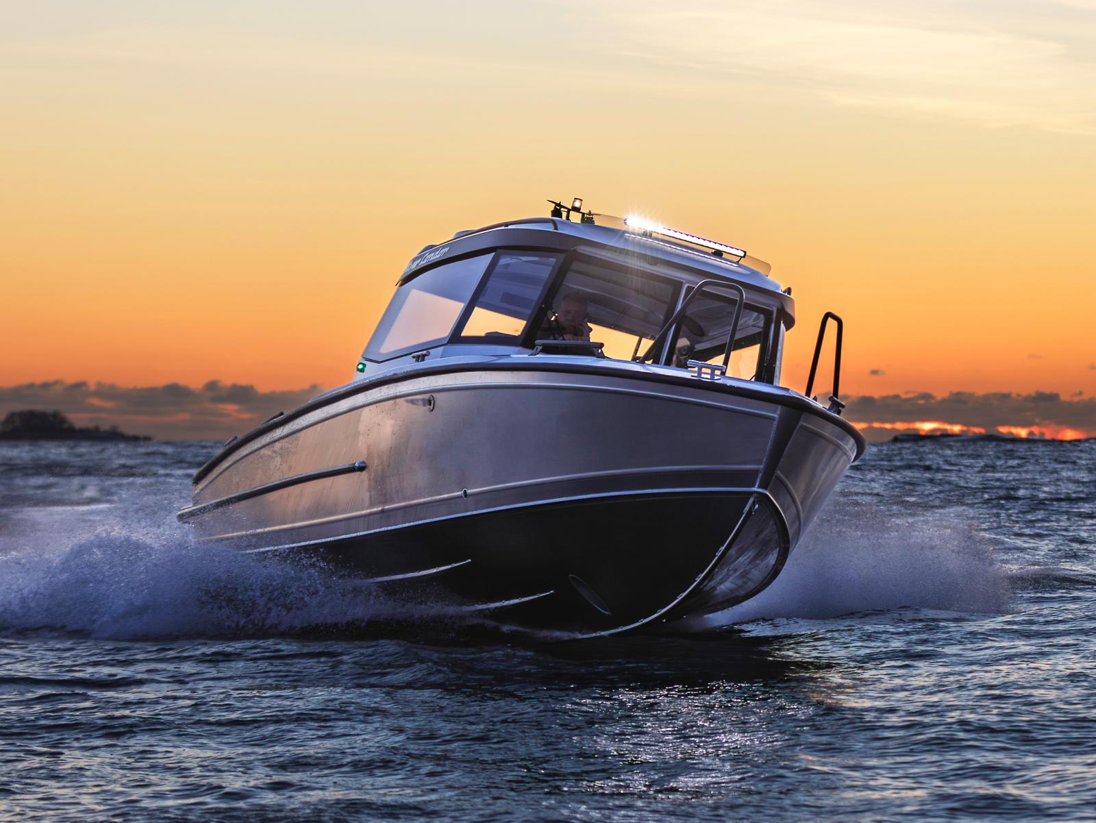 Silver Condor Cabin - Aluminium boats - Model range - Silver