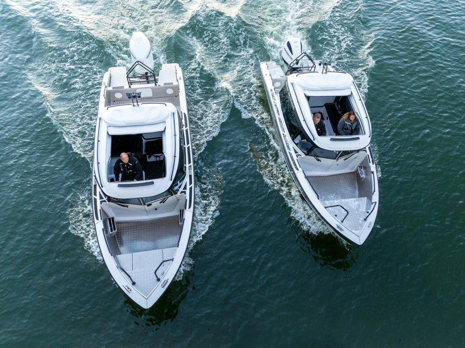 Silver Condor Cabin - Aluminium boats - Model range - Silver